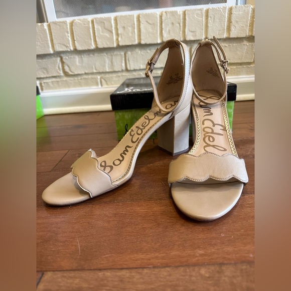 Sam Edelman | Shoes | Odila Nude Leather Scalloped Heels | Poshmark